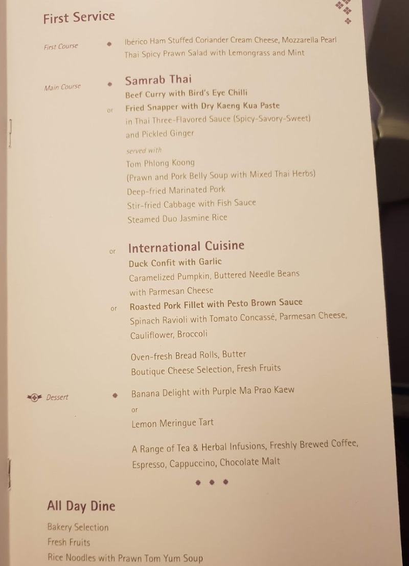 Pesawat Business Class Vs. Economy Class